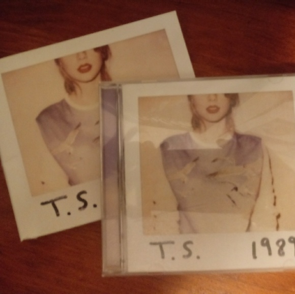 Other | Taylor Swift 1989 Cd Package Including 28 Polaroid | Poshmark